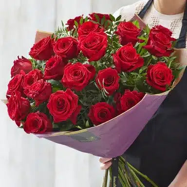 Showstopper 24 Luxury Red Rose Bouquet – Arbour Blooms